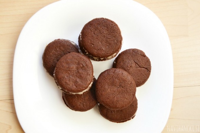 Čokoladni Sendvič Piškoti (domači “oreo”) – Navihančki