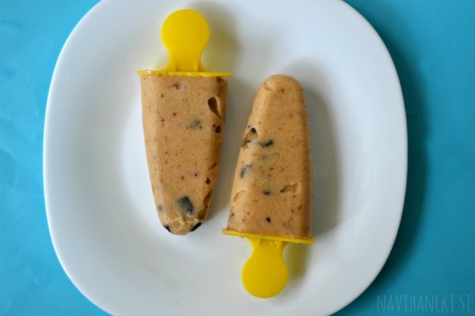 Preproste Bananine Sladoledne Lučke s Cimetom in Čokolado – Navihančki